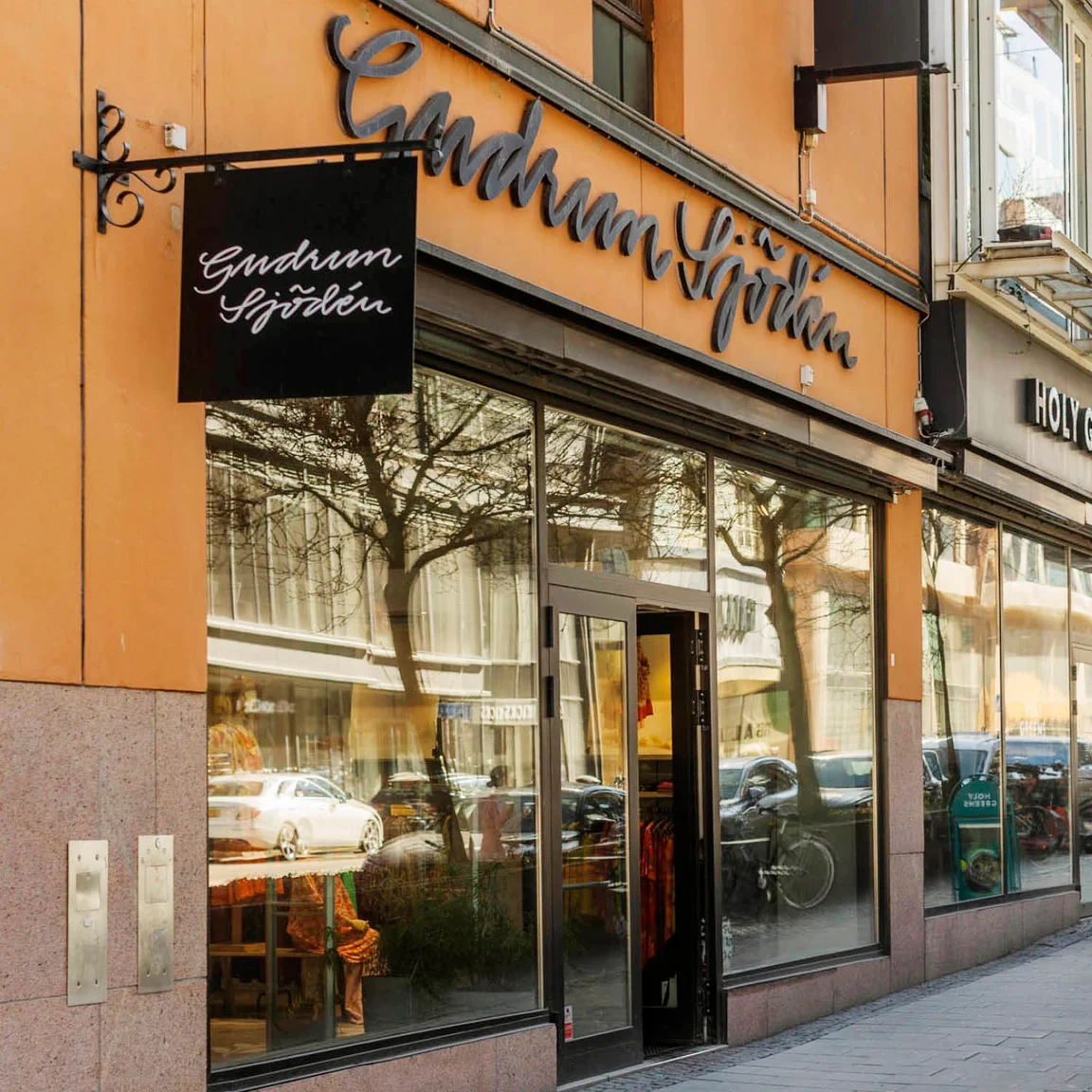 Onze winkel in de Regeringsgatan in Stockholm | Gudrun Sjödén