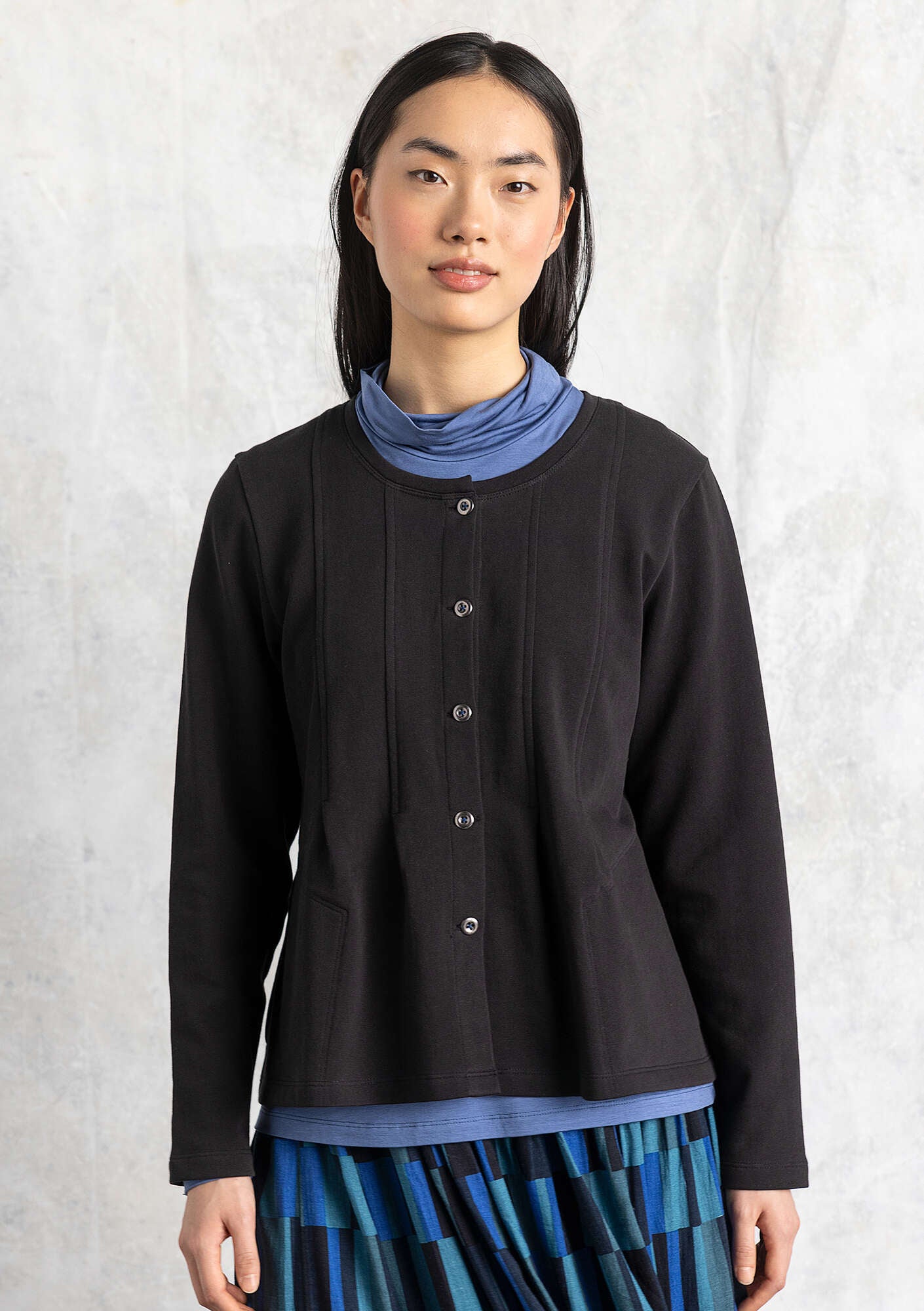 Jerseybluse med rullekrave i lyocell/elastan