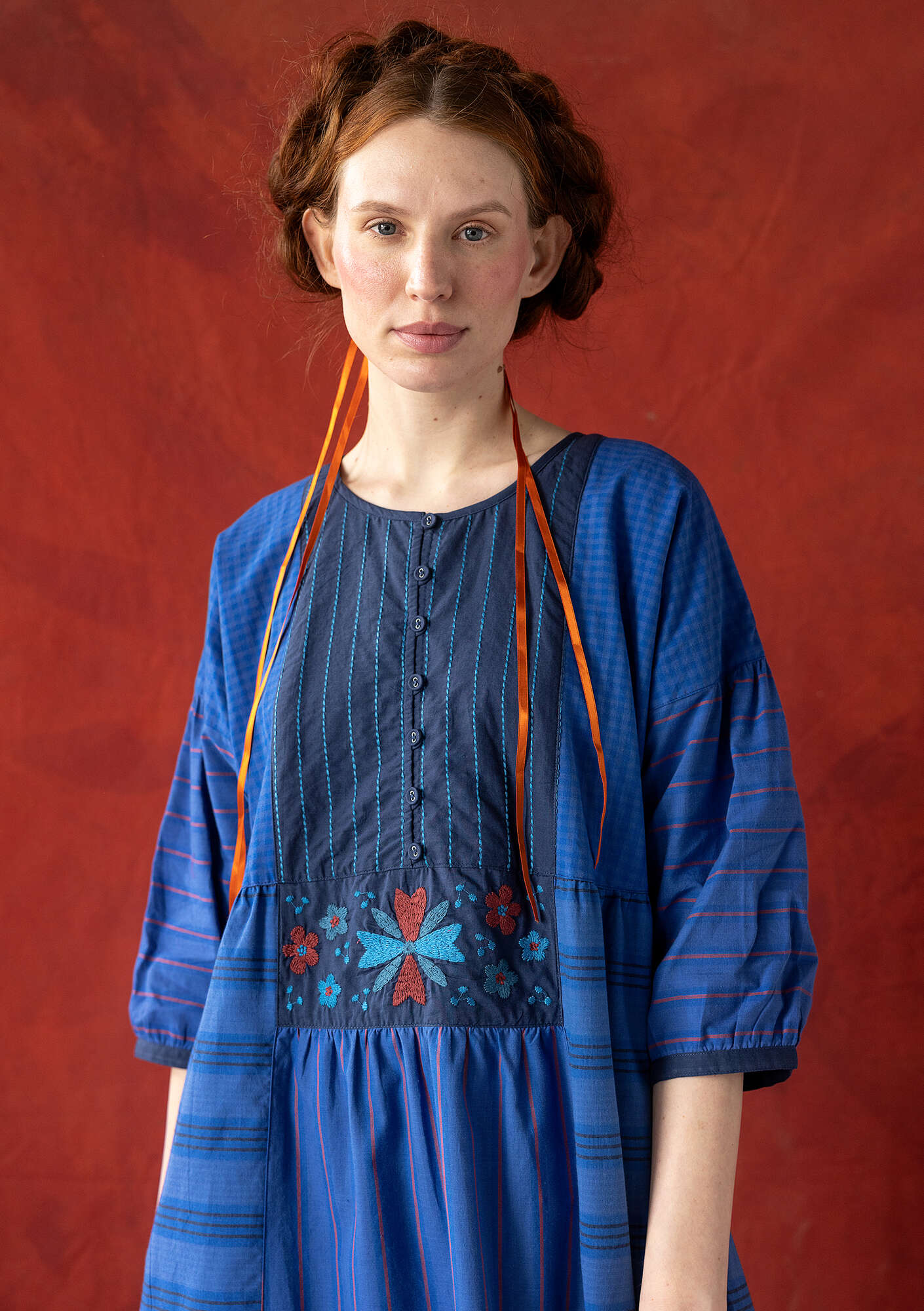 Vävd klänning Sofia i ekologisk bomull